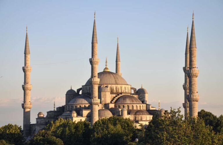 Istanbul: Balat, Blue Mosque, and Hagia Sophia Guided Tour - The Real Value: Is It Worth the Price?
