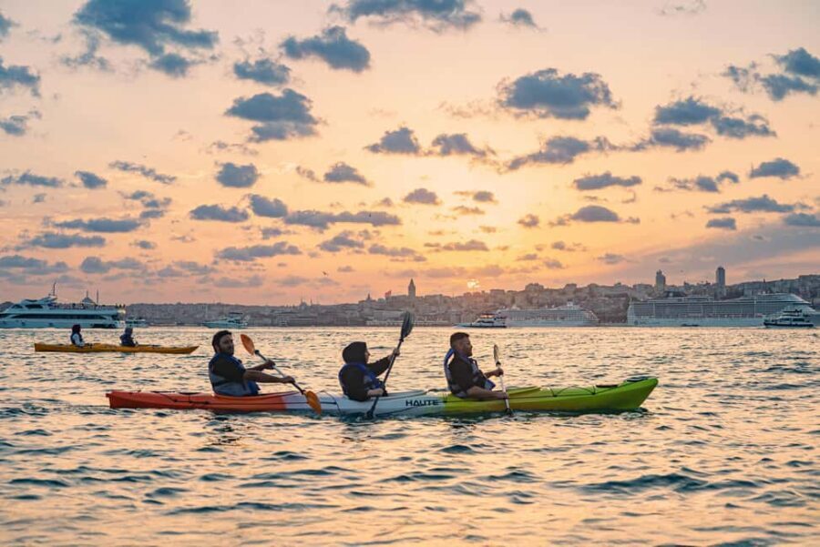 Istanbul: Bosphorus Canoe Experience by Maiden's Tower