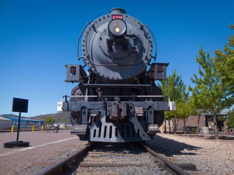 Las Vegas 2-Day Grand Canyon Railway Bearizona Meteor Crater - An In-Depth Look at the Itinerary and Experiences