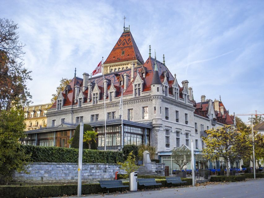 Lausanne: Private Exclusive History Tour with a Local
