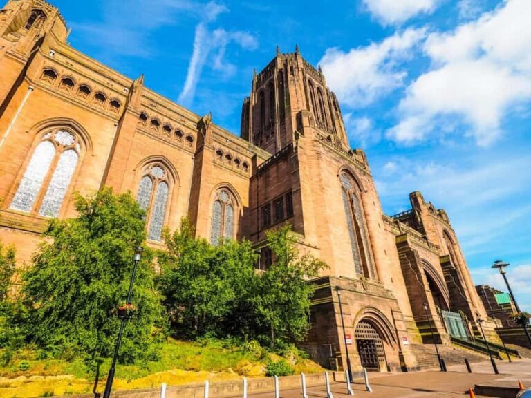 Liverpool: Express Walking Tour with a Local - Key Points