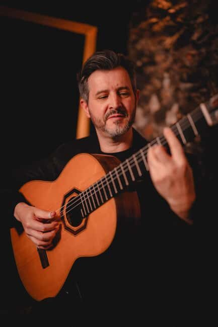 Madeira: Fado Show with Madeira Wine - An In-Depth Look at the Fado Show Experience