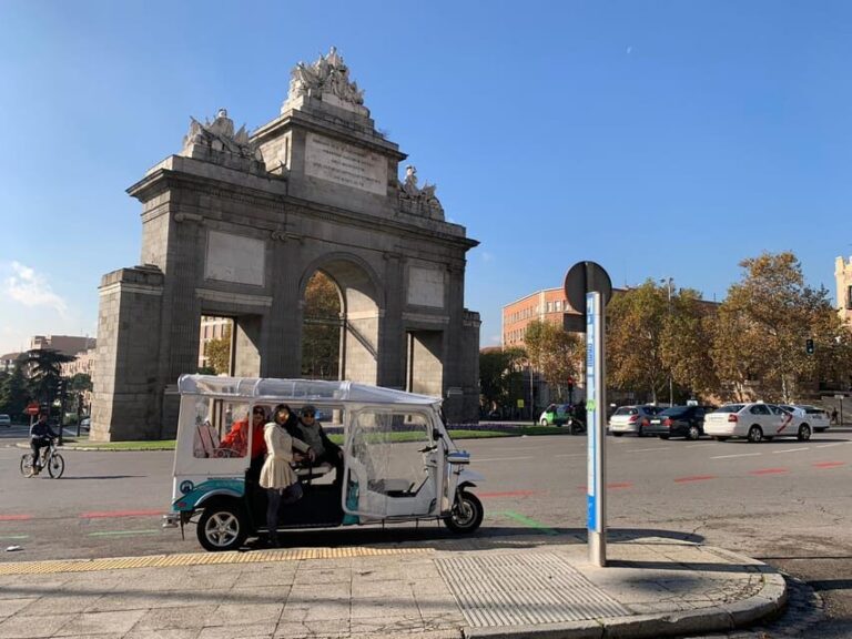Madrid: Make your own 60 minutes tuk tuk tour - Key Points