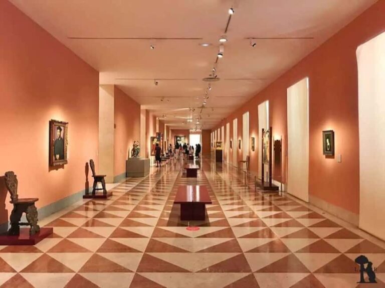 Madrid: Thyssen Museum Tour with Admission - Visiting the Palace—A Step Back in Time