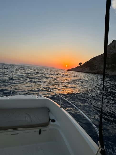 Makarska: Sunset private or group boat tour from Makarska - What Sets This Tour Apart?