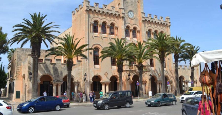 Menorca: Full-Day Island Tour with Guide