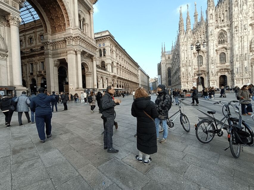 Milan: Guided Bike Tour 3 hours & half