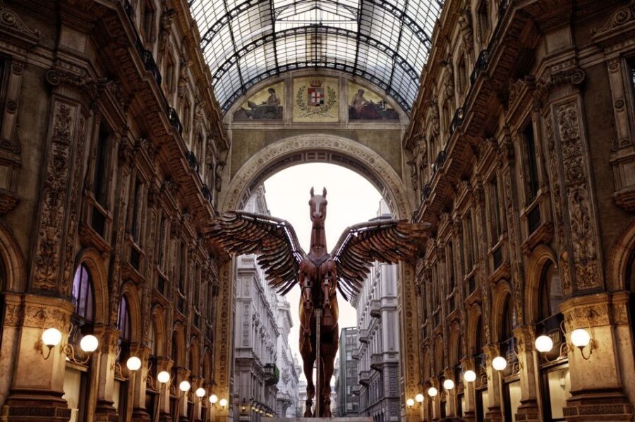 Milan: Private Walking Tour with a Local