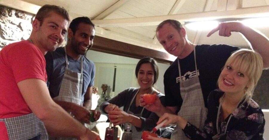 Mykonos: Cooking Class with Food and Wine