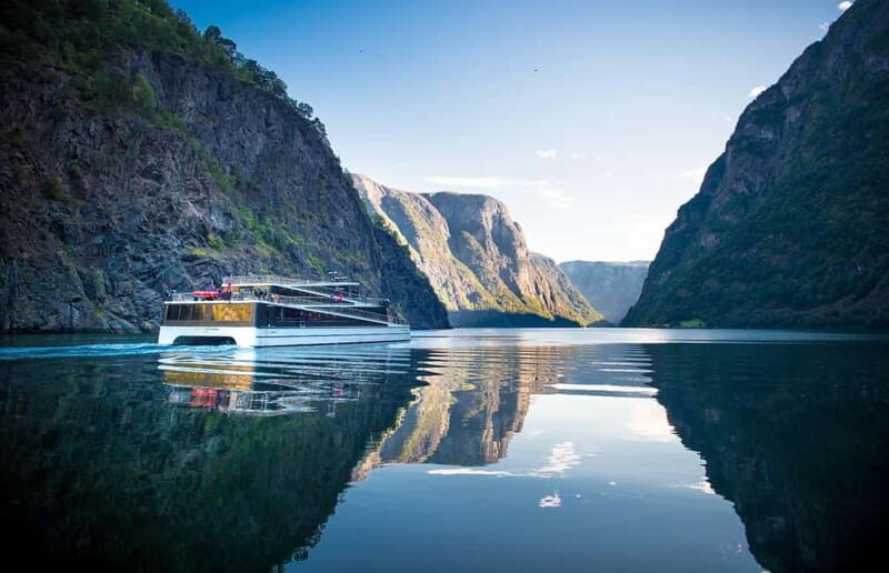Nærøyfjord Cruise, Flåm, and Stegastein - Bus from Bergen