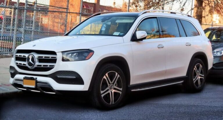 New Orleans: Private Airport Transfer - Vehicle Options and Size