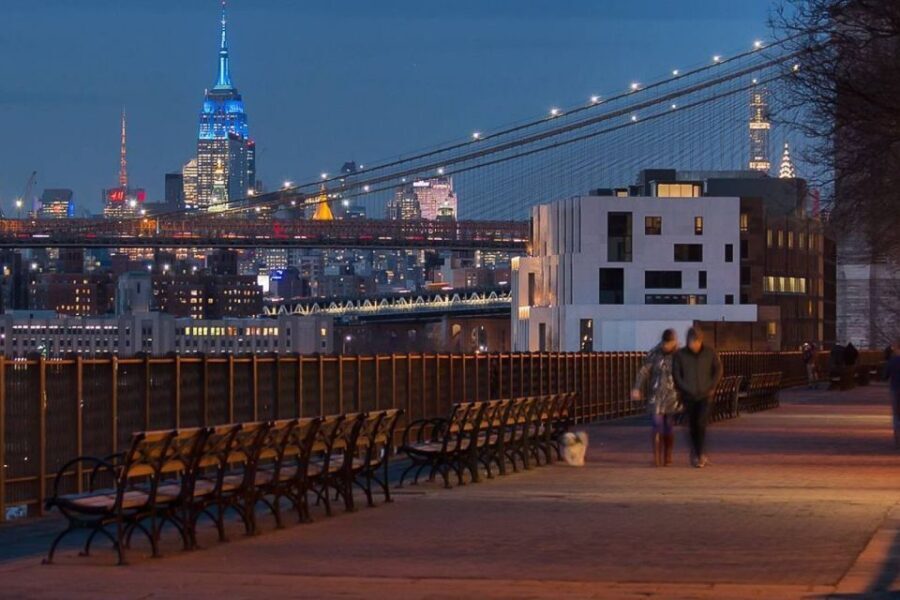 New York City: Night Skyline Bus Tour with Pizza Slice - Transportation & Group Dynamics