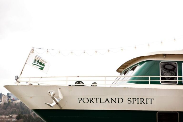 Portland: 2-hour Lunch Cruise on the Willamette River - The Views: Portland from the Water