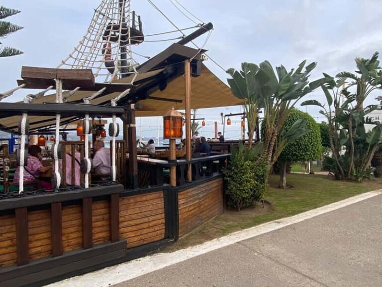 Puerto Banús: Private harbor tour with tapas & drinks - A Closer Look at the Puerto Banús Private Harbor Tour