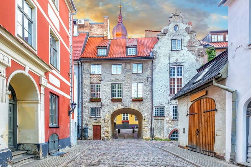 Riga: Private Walking Tour with a Local