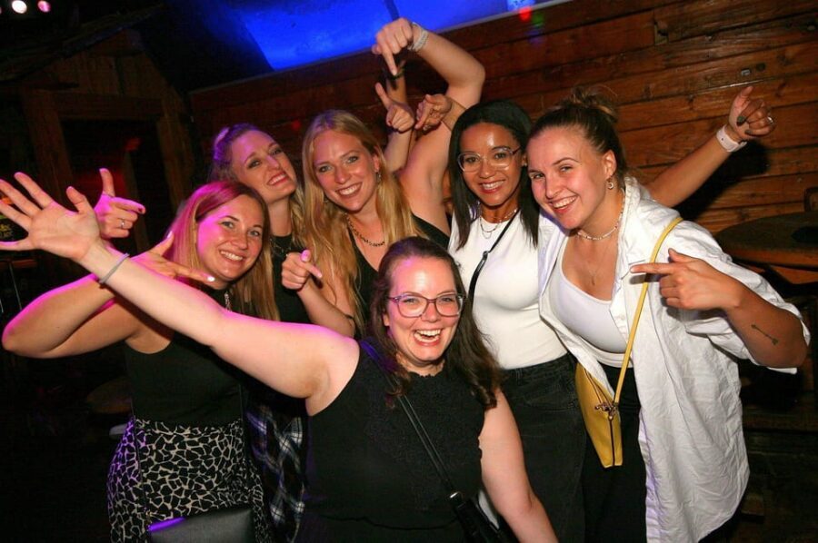 Salzburg: Pubcrawl Tour through best Bars and Clubs in Town