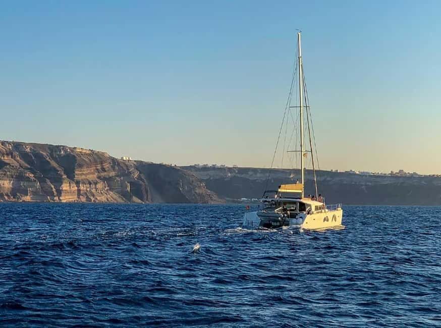 Santorini: Private Caldera Cruise with Lunch & Snorkeling