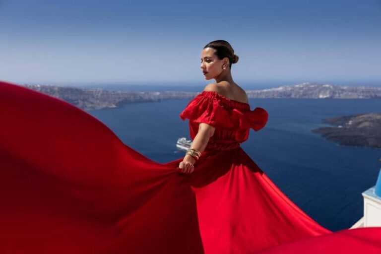 Santorini: Private Flying Dress Photoshoot Iconic Locations - What Makes This Photoshoot Stand Out?