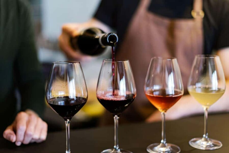 Saranda: Wine and raki tasting, local products.