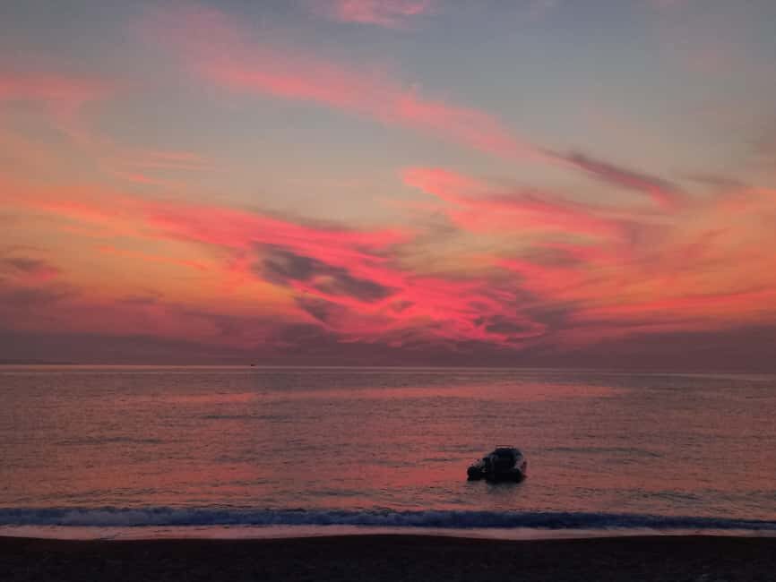 Sarandë: Exclusive Relaxing Sunset Tour with Wine & Fruits