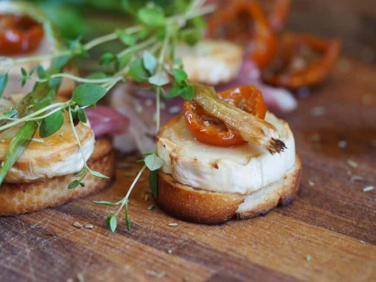 Seville in Depth: Exclusive Walking Tour+Tapas (3+3 hrs) - What You Can Expect from the Guided Walk