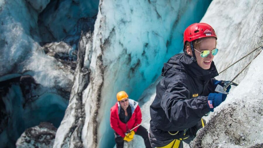 Sólheimajökull: Glacier Hike and Ice Climbing Tour