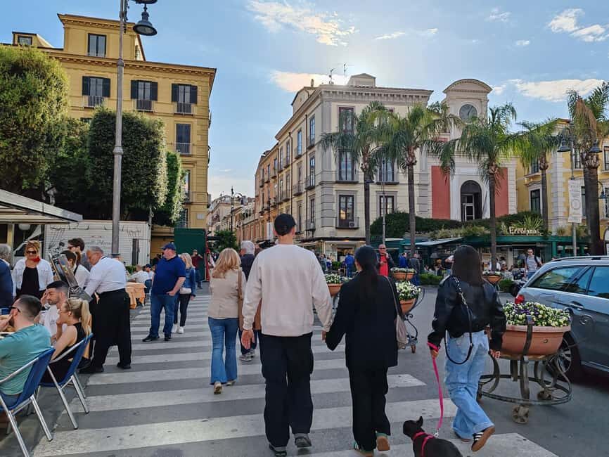 Sorrento:Art walkin'Tour free local Tastings & local Pizza - Exploring Sorrento’s Architectural Treasures