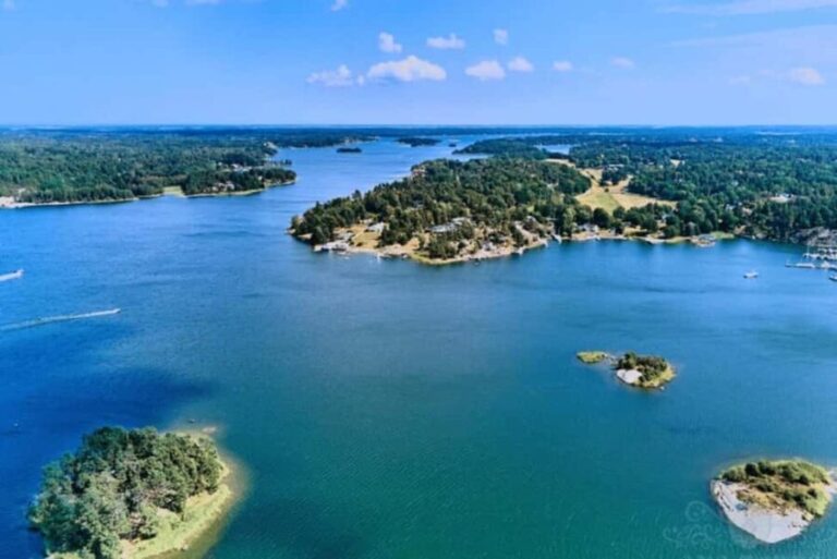 Stockholm: Guided Archipelago Boat Tour to Fjäderholmarna - Who This Tour Is Best For