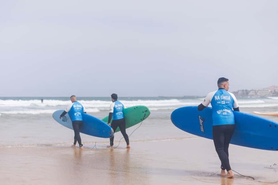 Surfboard rental + wetsuit + 1 surf lesson