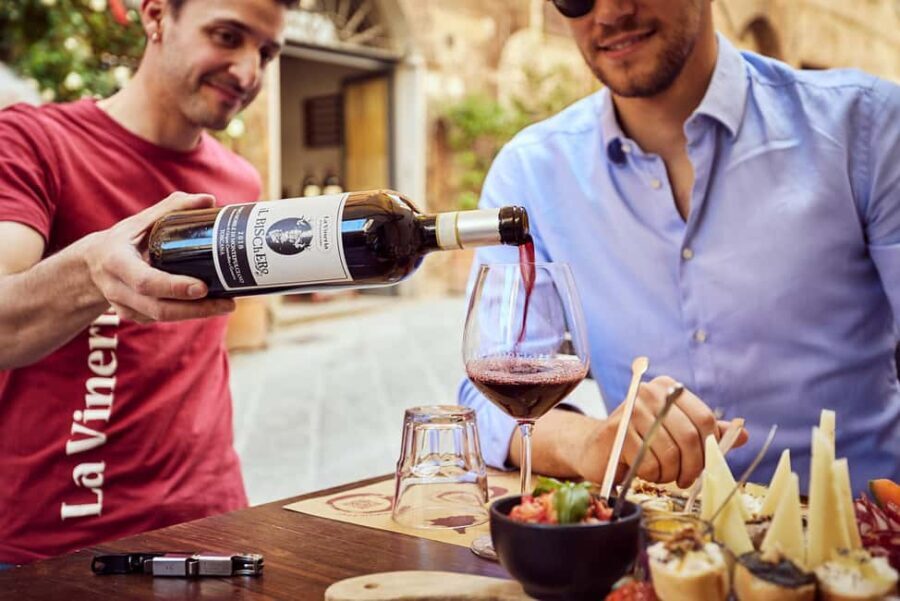 Tasting of 3 wines selected from among the best small Tuscan producers. - The Itinerary: What to Expect