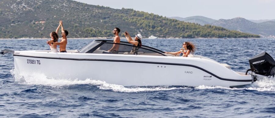 Zadar: Guided Speedboat Tour with Food, Oil & Wine Tasting