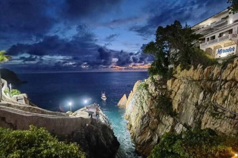 -Acapulco: Cliff Divers Experience w/ Al Pastor Tacos Dinner - The Itinerary Breakdown