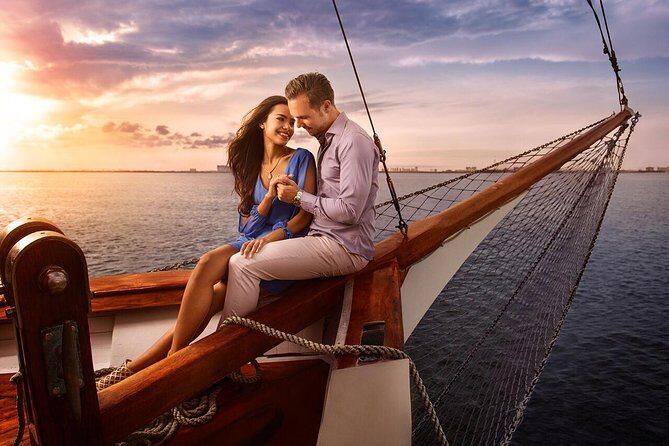 Amazing Romantic Dinner on a Spanish Galeon with Saxophone Music - The Highlights and Special Touches