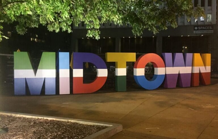 Atlanta: City Lights Night Tour with Photos & Dinner Stop - What You Can Expect: The Experience in Practice
