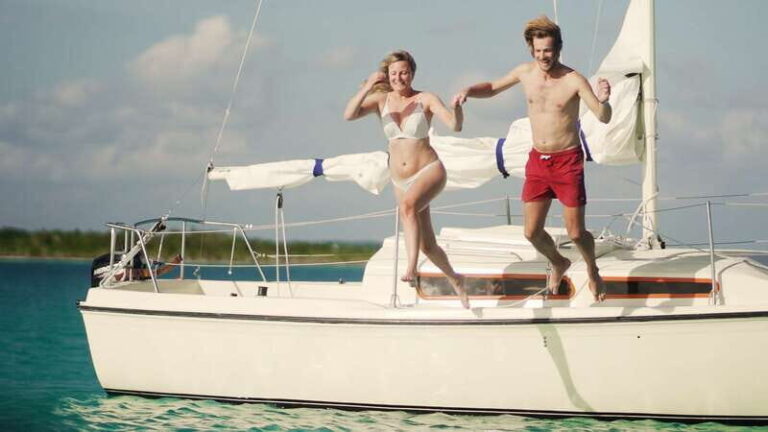 Bacalar: Private Sailboat Tour with Lagoon Swimming - Who Should Book This Tour?