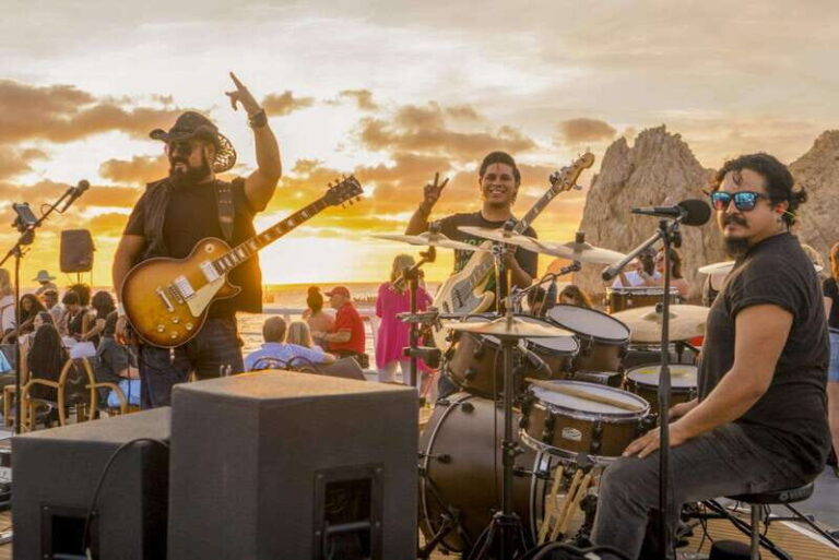 Cabo San Lucas: Sunset Premier Dinner & Show Cruise - What to Expect on Your Cruise