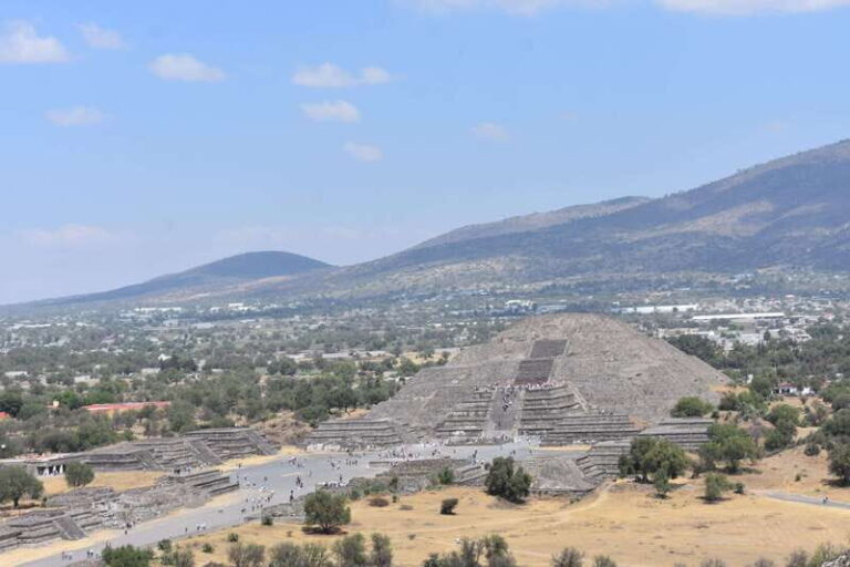 From Puebla: Teotihuacán Archaeological Zone Private Tour - First Impressions: Stepping into the City of the Gods