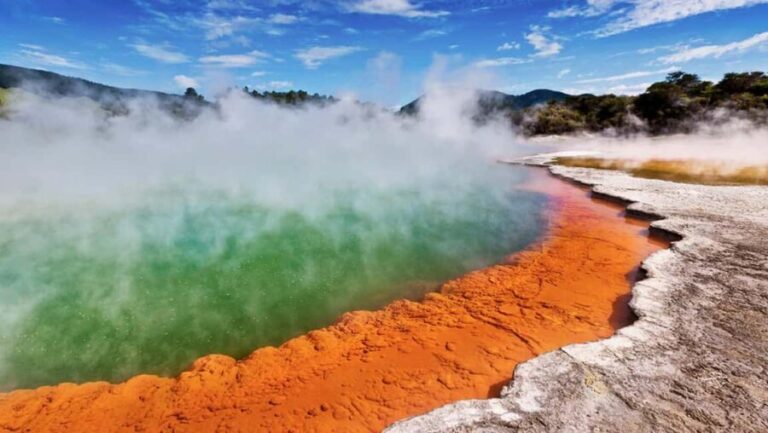 From Rotorua: WAI-O-TAPU Geothermal Wonderland Half-Day Tour - Key Points