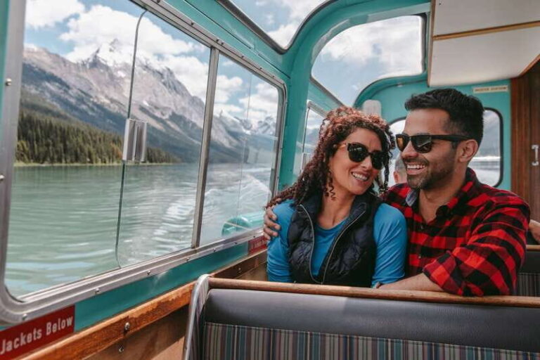 Jasper: Sightseeing Tour with Maligne Lake Cruise - A Close Look at the Tour Experience