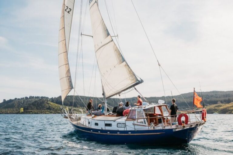 Lake Taupo: Sailboat Trip to the Maori Rock Carvings - What the Reviews Say