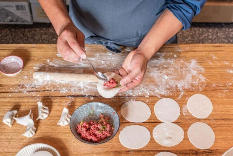 Melbourne: Chinese Dumpling Cooking Class with a Drink - The Itinerary Breakdown