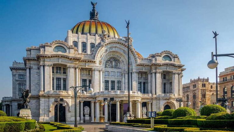 Mexico City: Historic Downtown Walking Tour - Inside the Metropolitan Cathedral