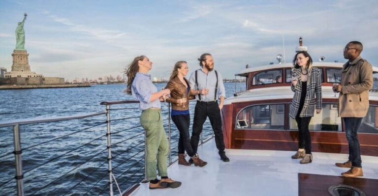 New York City: Mini Yacht Boat Ride with Sightseeing - The itinerary — what to expect