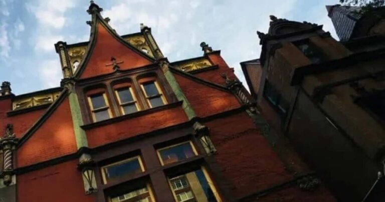 Old Louisville: Paranormal Buff Supernatural Tour with Beer - The Itinerary: A Balance of Indoor and Outdoor Adventures
