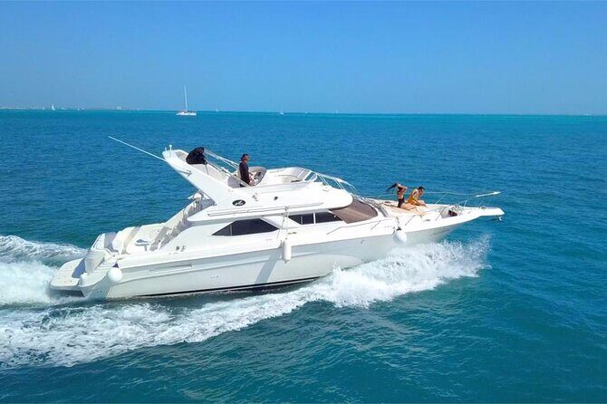 Private SeaRay 47ft Yacht Rental Cancun 23P6 - Why Choose This Yacht Experience?