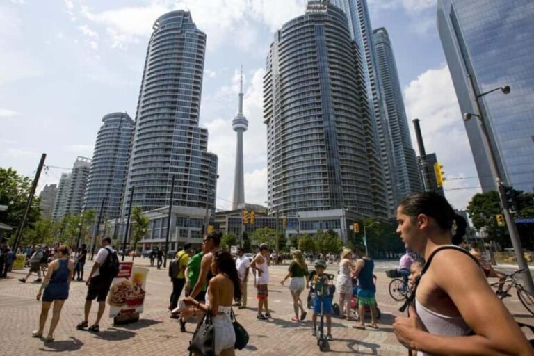 Private Walking Tour in Downtown Toronto - Value and Practical Considerations