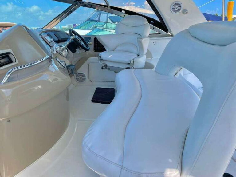 Private yacht in Cancun for maximun 15 people - What’s Included and What’s Not